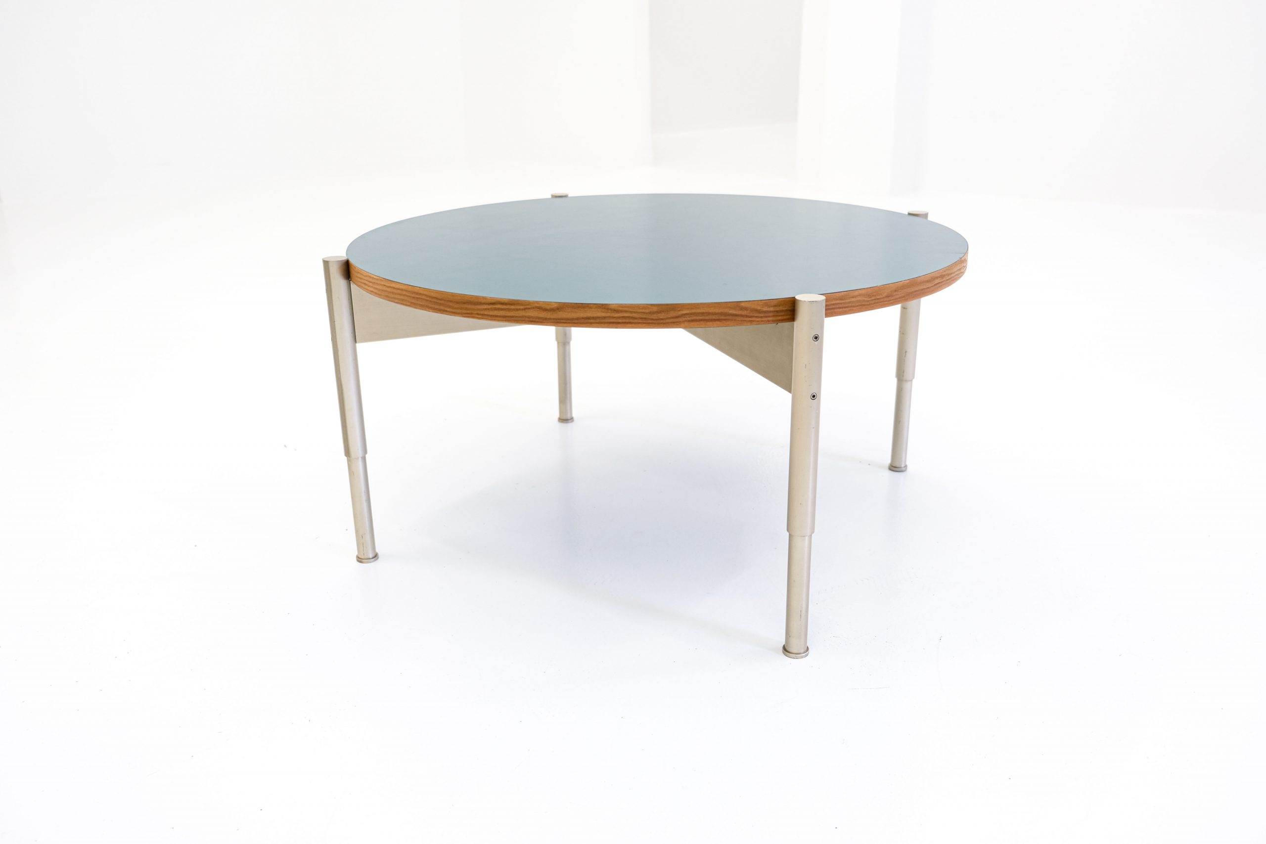 aperitivo table. | antibeige