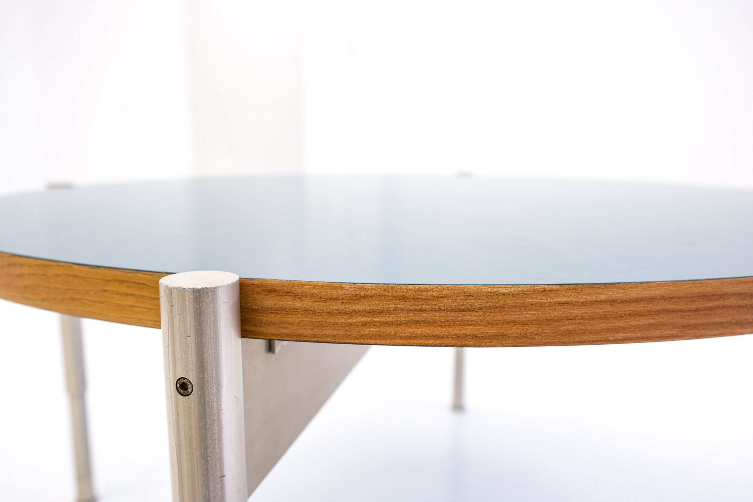 aperitivo table. | antibeige