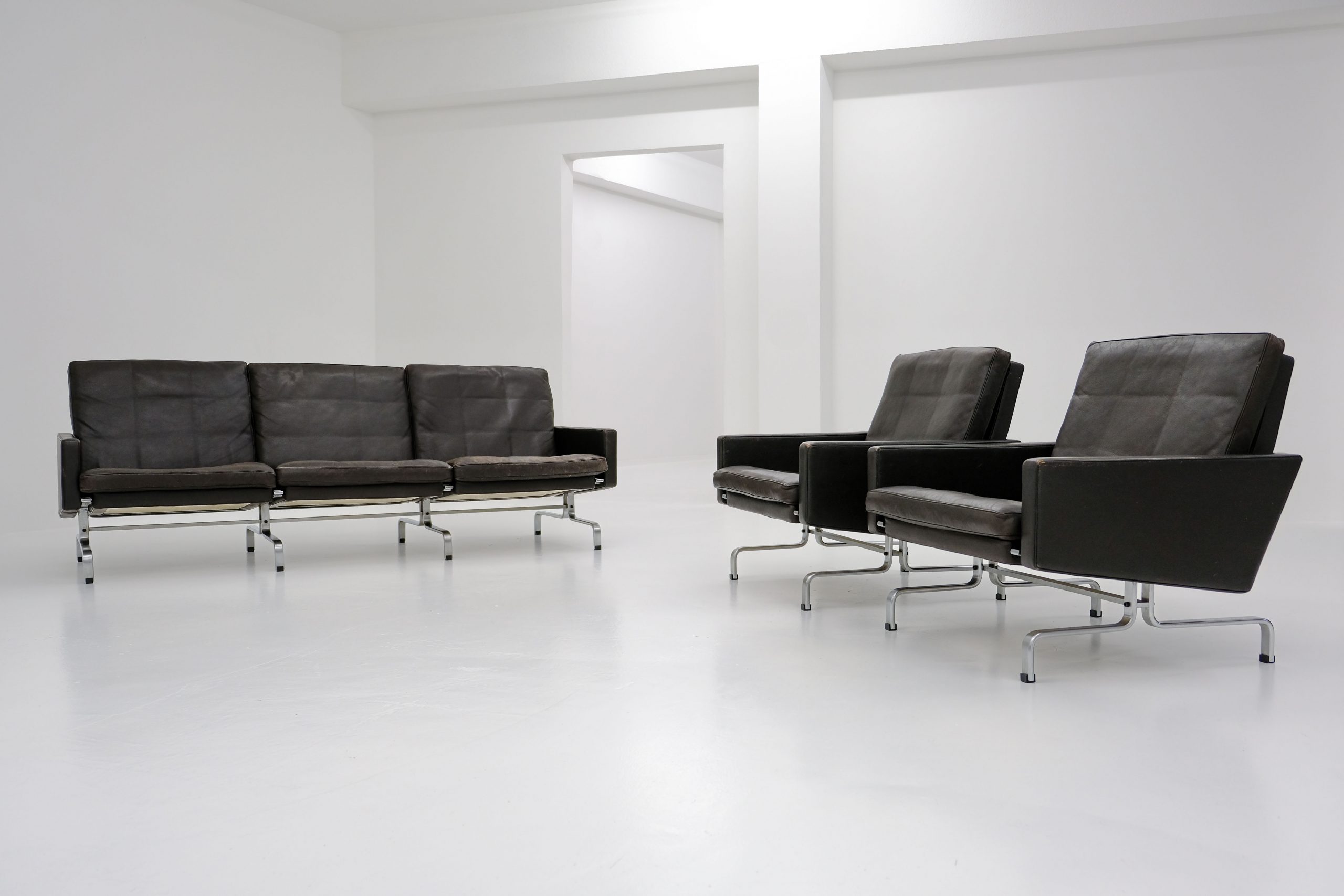 seating with respect/2. (the 3-seater pk 31/3) | antibeige